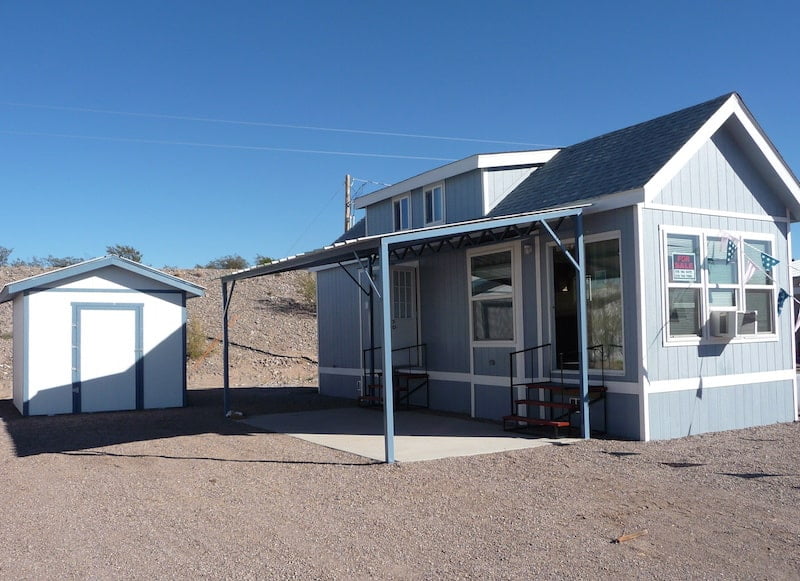 One-Bedroom Baby Blue Park Model RV - Cedar Cove RV Park